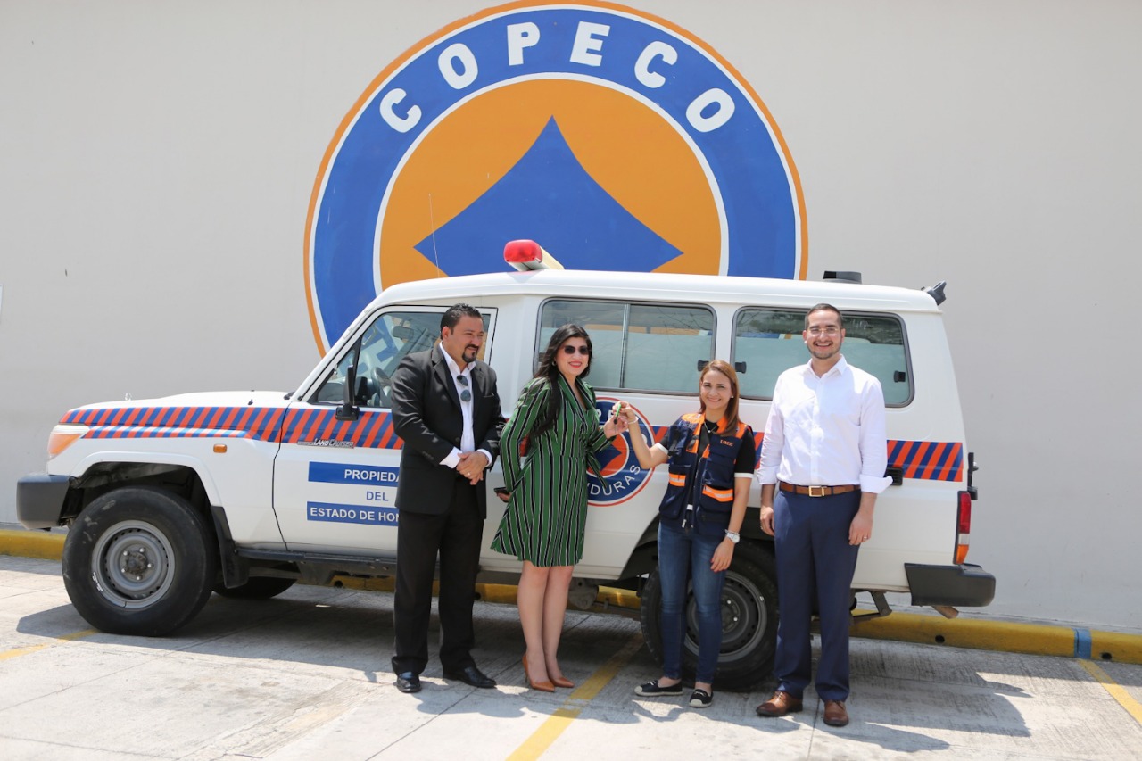 Copeco entrega ambulancia al Hospital Atlántida de La Ceiba